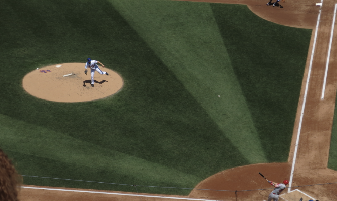 Cameraman Save Reporter As Baseball Rockets Toward Her – WATCH ...